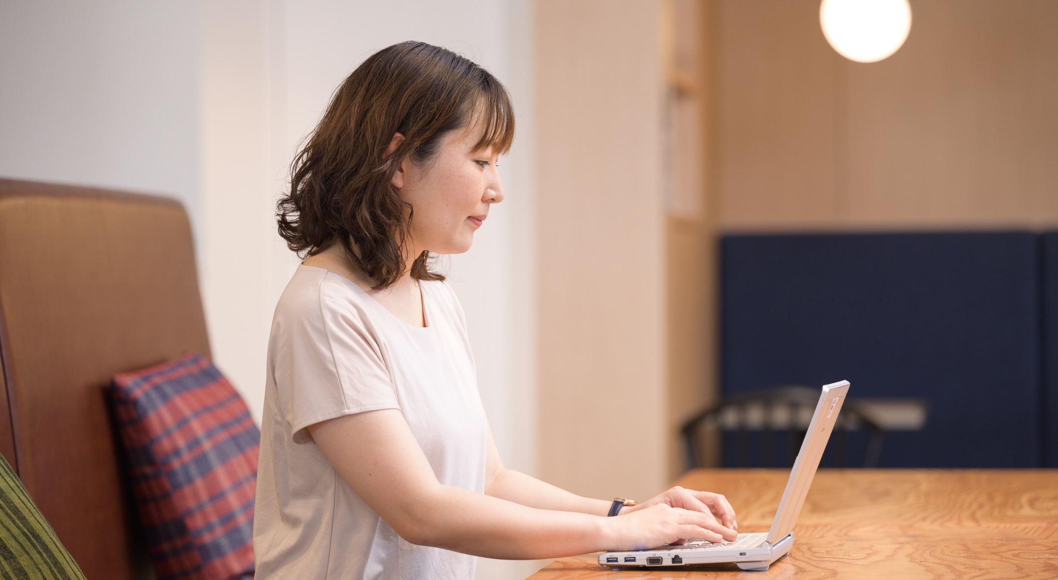 インタビュー メディカルライティング | CMIC JOBS：採用情報 シミック株式会社